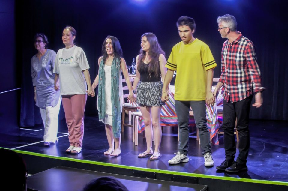 'Germanes', la vida després de la mort del pare